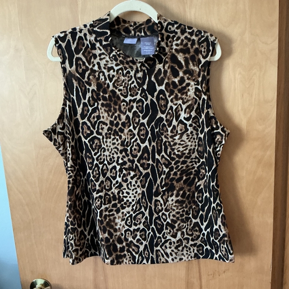 Laura Scott | Tops | Laura Scott Leopard Print Top | Poshmark